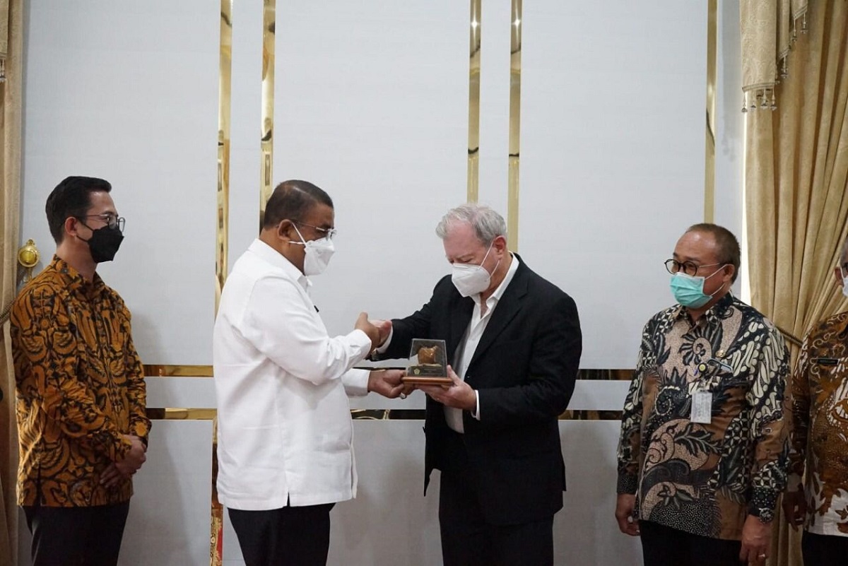 PLTS 2 Gigawatt Bakal Dibangun di Kecamatan Sugi Besar, Bupati Karimun ...