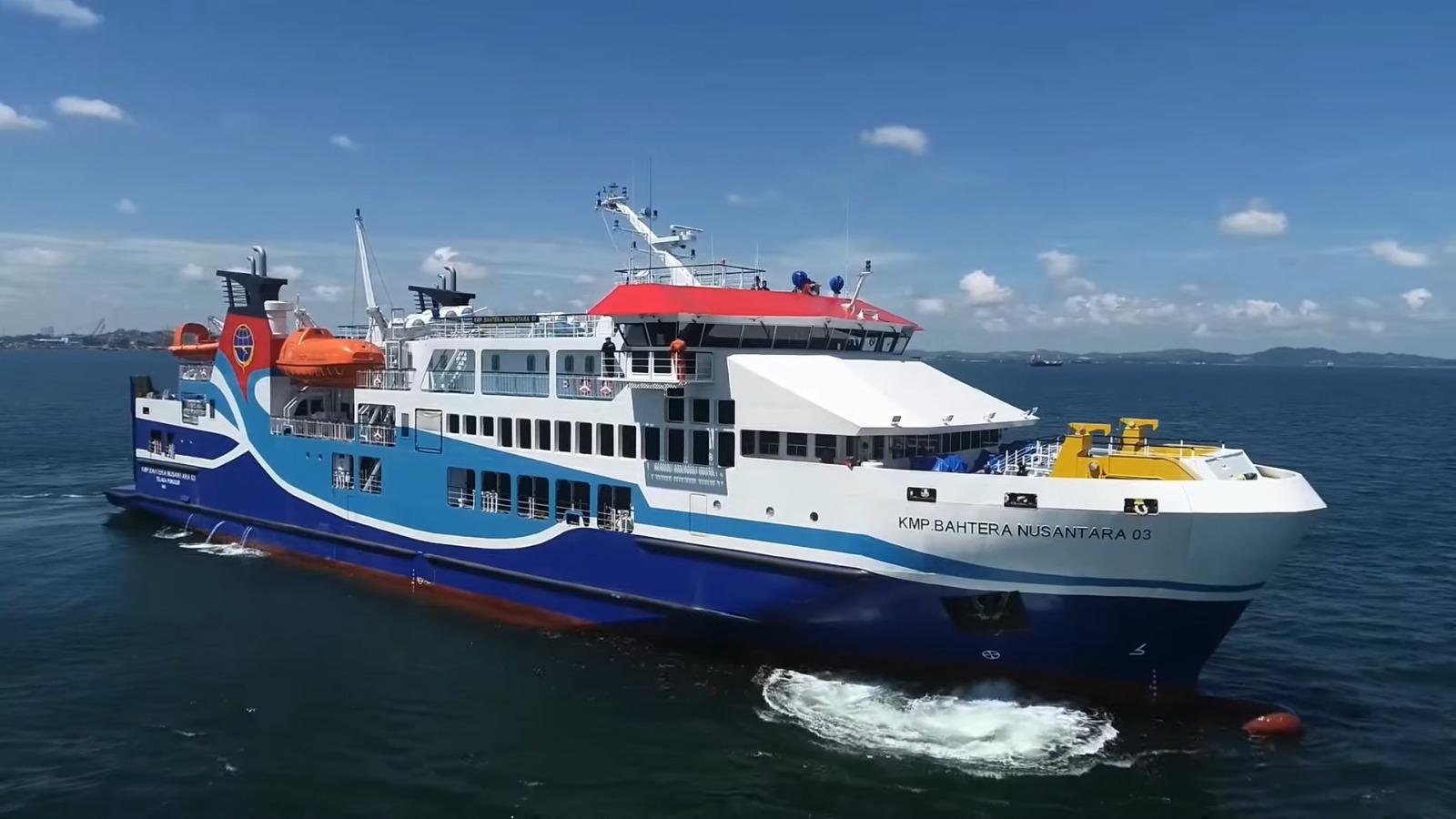 KMP Bahtera Nusantara 03 Berlayar Perdana, Rute Uban-Tambelan-Sintete ...