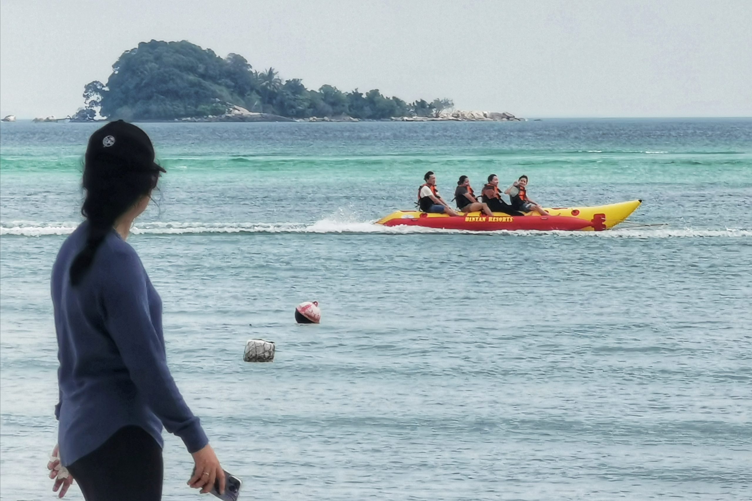 Menikmati Water Sport Terjangkau di Lagoi Bay Bintan - mejaredaksi