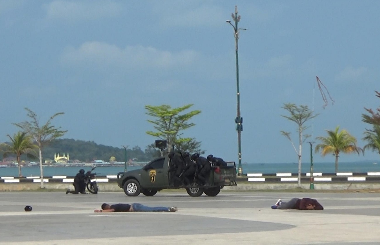 HUT TNI Ke-78 di Tanjungpinang Berlangsung Meriah di Pelataran Tugu ...