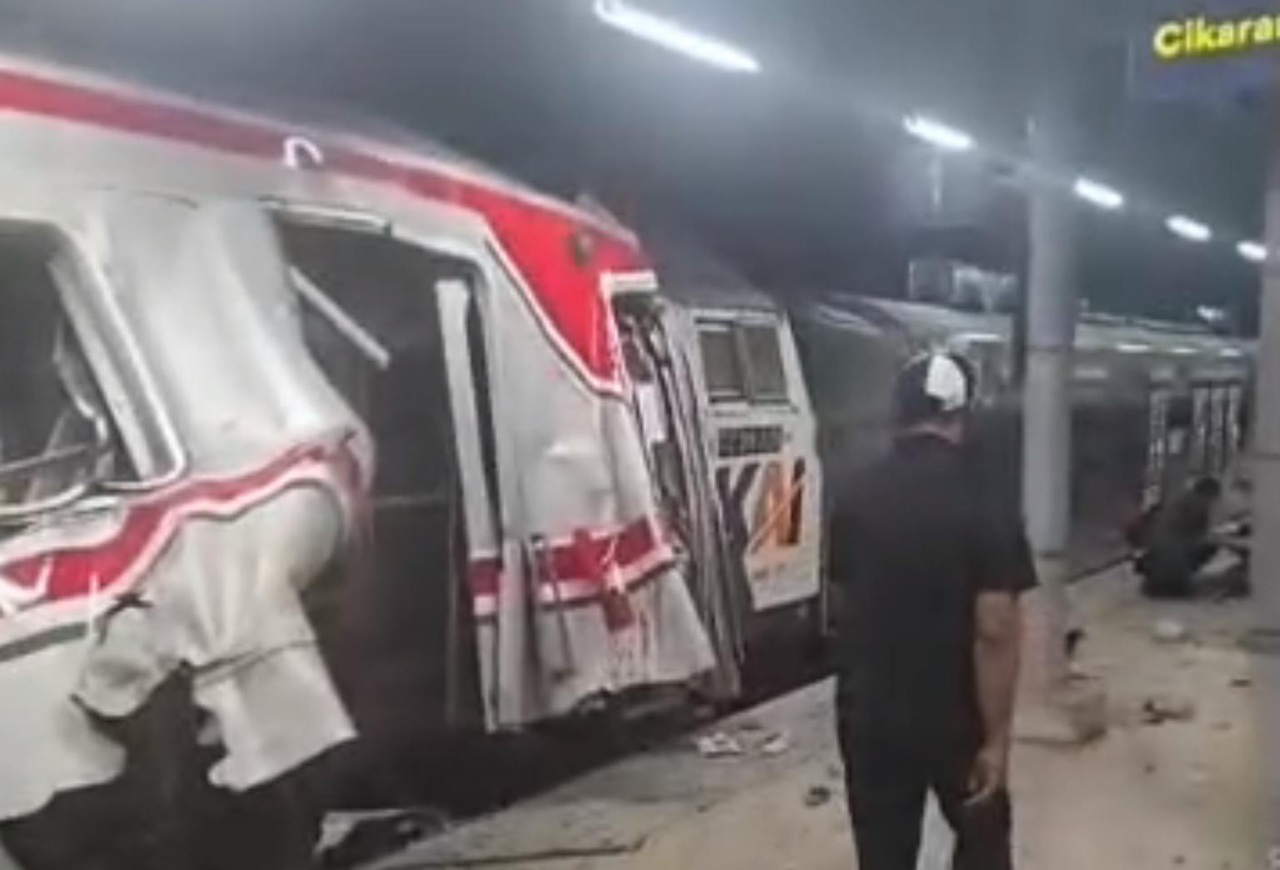 Tabrakan KRL dan Argo Bromo Anggrek di Bekasi Timur, Jalur Lumpuh Total ...